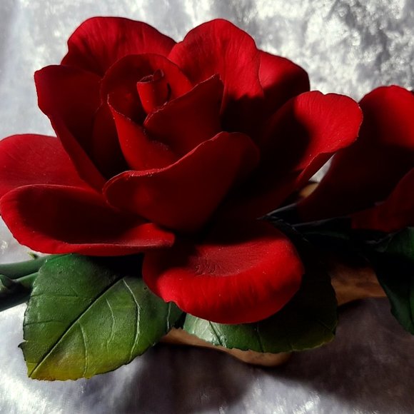 Napoleon | Art | Napoleon Queen Rose With 2 Buds 2289 Imperial Red ...